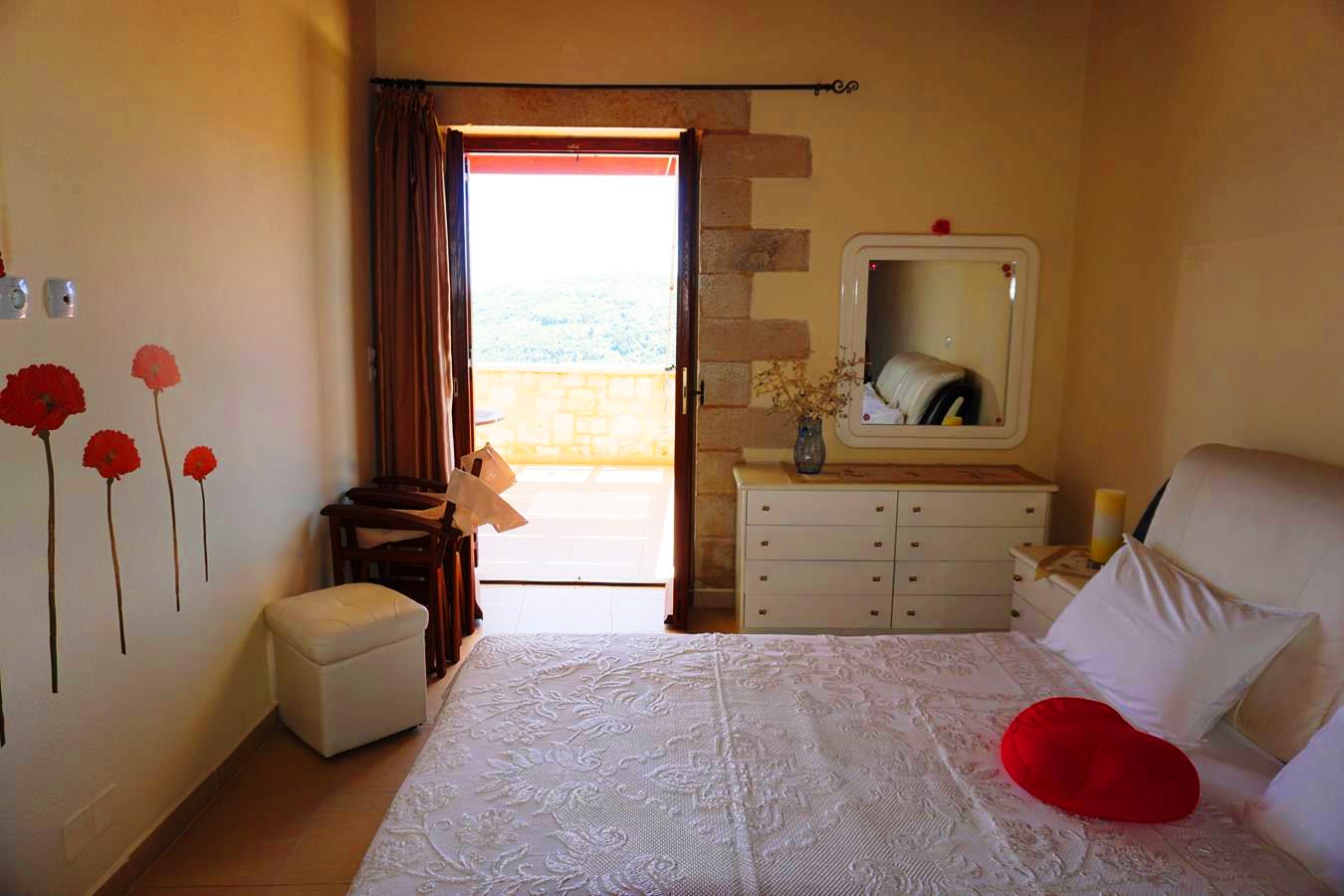 Stone-built house with sea view in Topolia - Europa Crete Properties