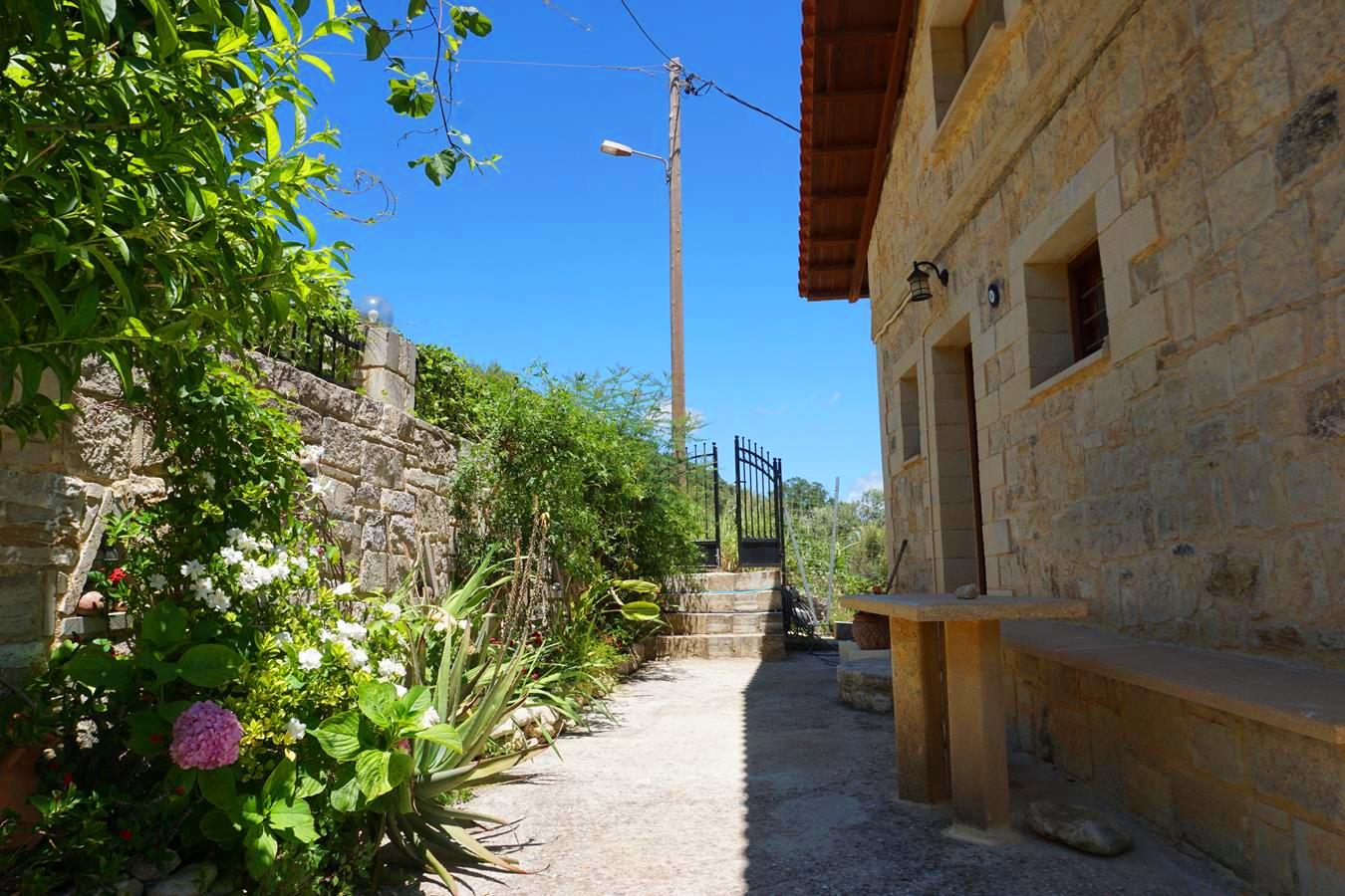 Stone-built house with sea view in Topolia - Europa Crete Properties