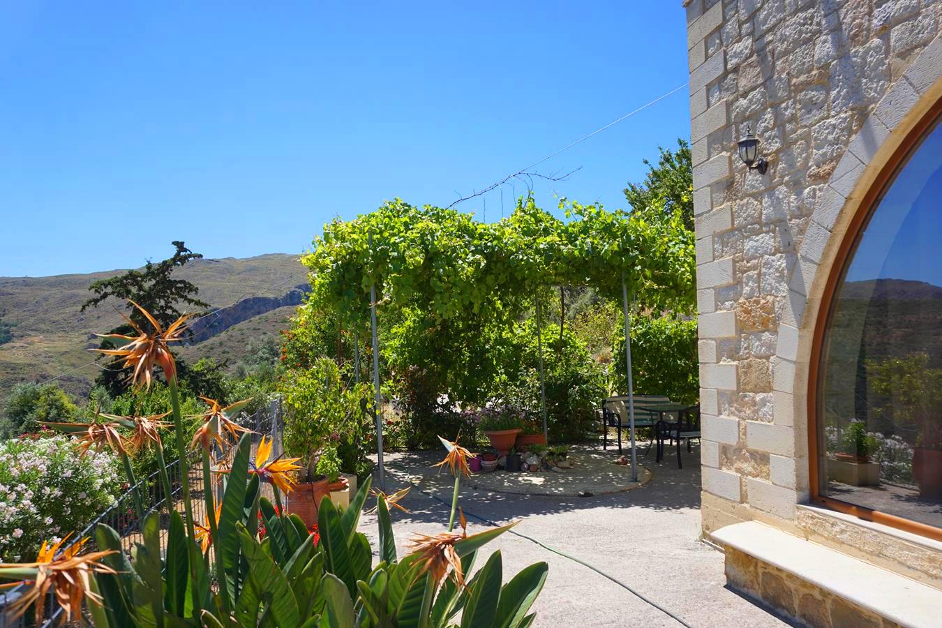 Stone-built house with sea view in Topolia - Europa Crete Properties