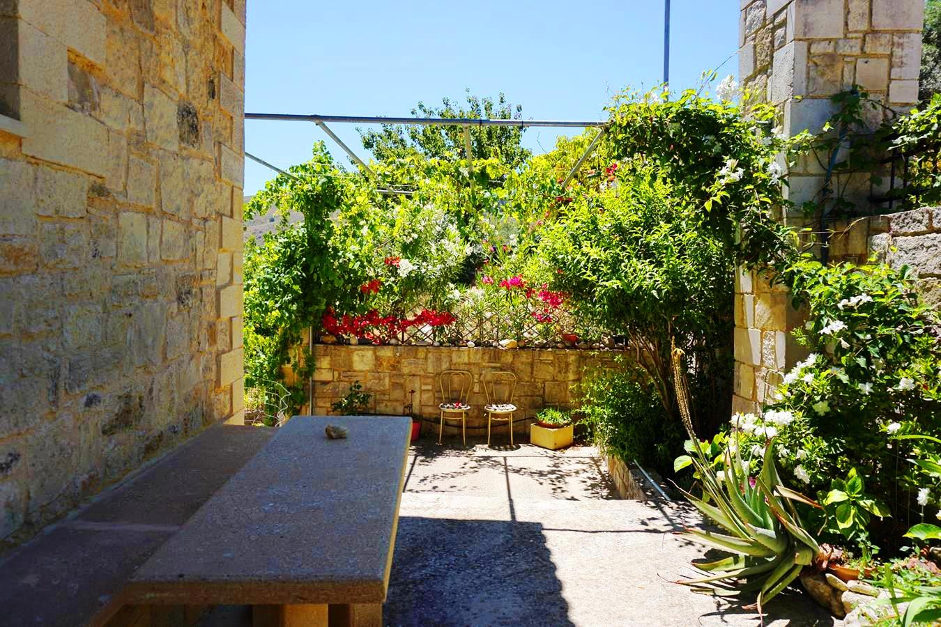 Stone-built house with sea view in Topolia - Europa Crete Properties