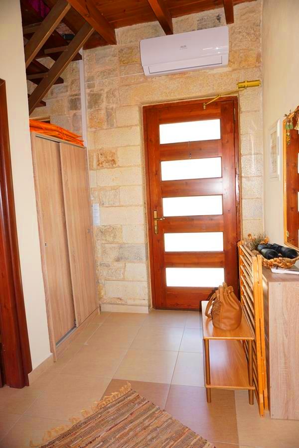 Stone-built house with sea view in Topolia - Europa Crete Properties